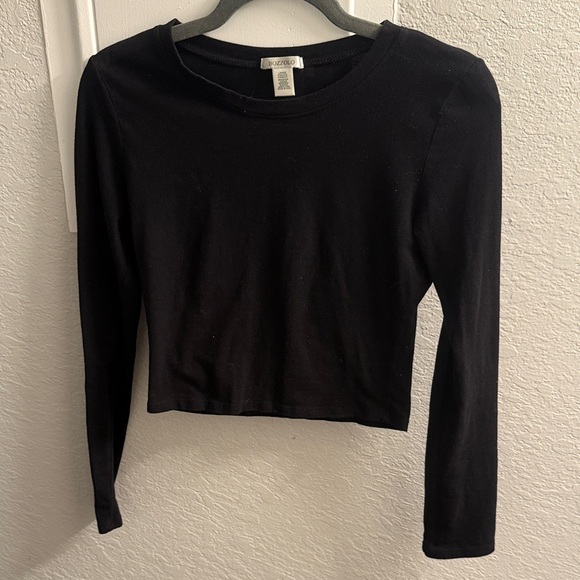 Bozzolo | Tops | Bozzolo Black And White Long Sleeve Crop Top | Poshmark
